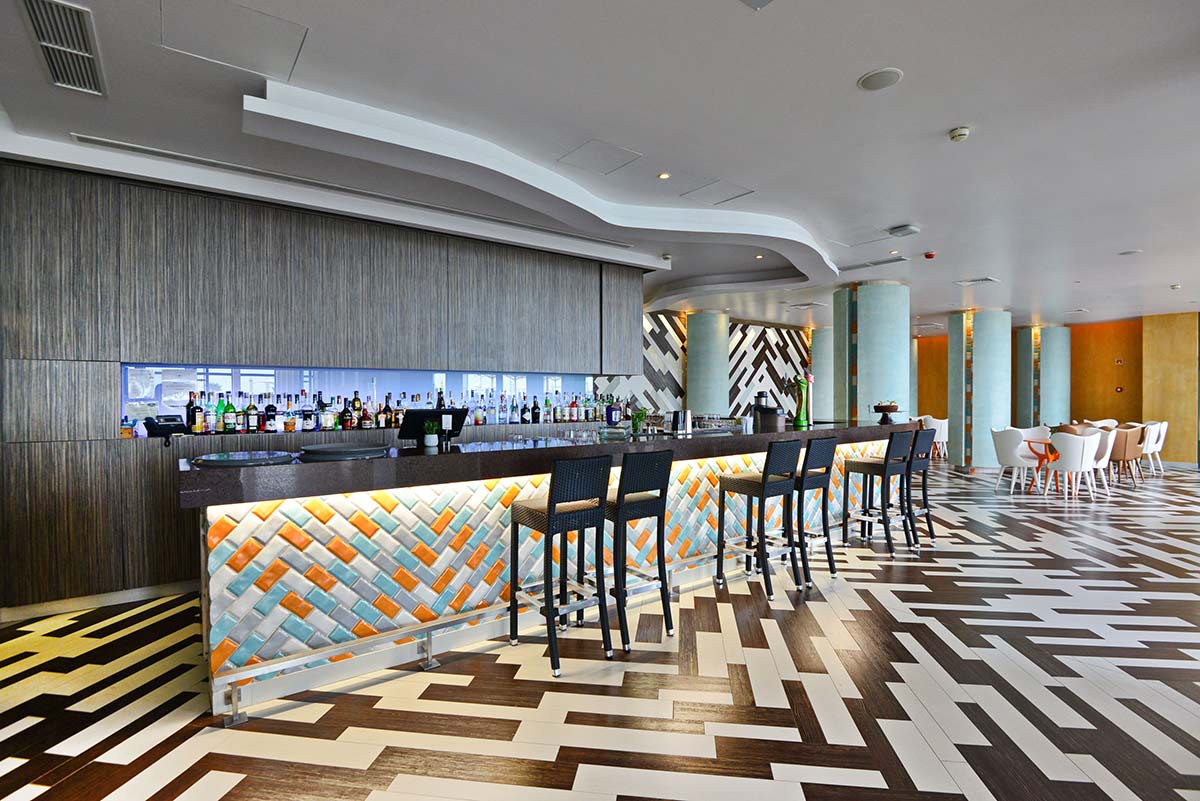 Ria Restaurante-Bar, Olhão overlooking the Ria Formosa - Real Marina ...